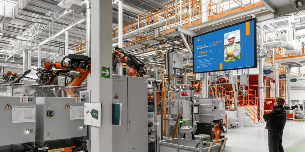 From Factory Floor to Display—How ERP in Manufacturing Powers Digital Signage